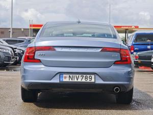 Blue Volvo S90 2019 in Vilnius, with an engine capacity of 1.97 L and mileage of 93 thousand km for 19200 €, photo 9 on AUTOMOTO.COM.LV