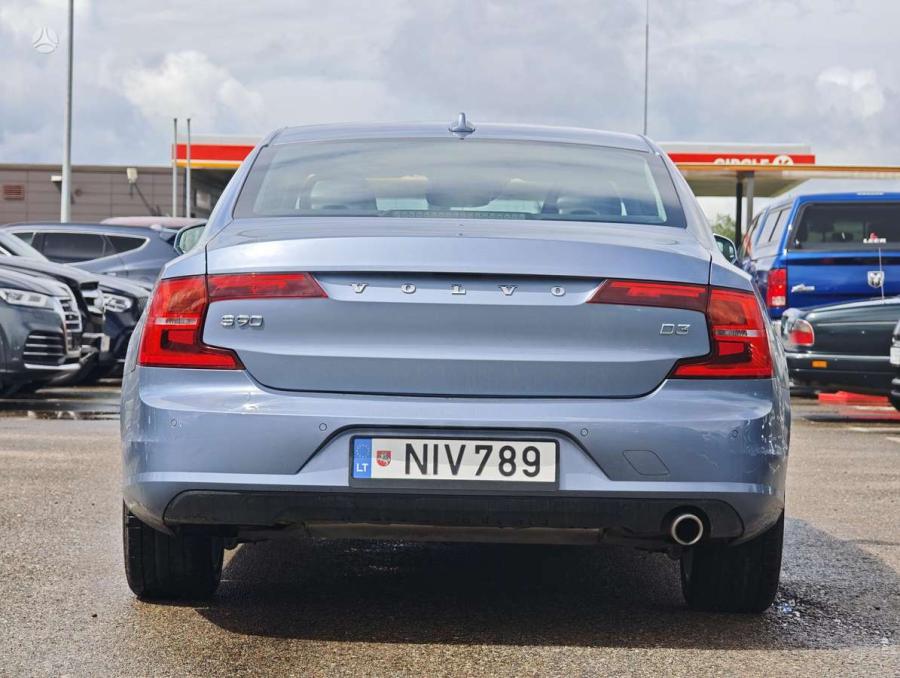 Blue Volvo S90 2019 in Vilnius, with an engine capacity of 1.97 L and mileage of 93 thousand km for 19200 €, photo 9 on AUTOMOTO.COM.LV