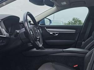 Blue Volvo S90 2019 in Vilnius, with an engine capacity of 1.97 L and mileage of 93 thousand km for 19200 €, photo 10 on AUTOMOTO.COM.LV