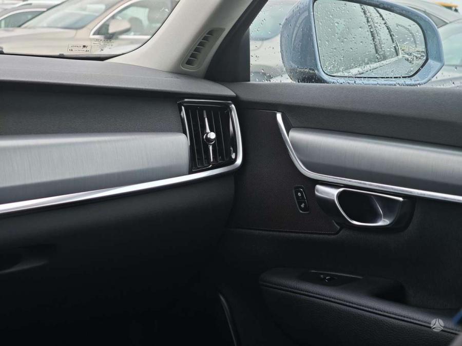 Blue Volvo S90 2019 in Vilnius, with an engine capacity of 1.97 L and mileage of 93 thousand km for 19200 €, photo 16 on AUTOMOTO.COM.LV