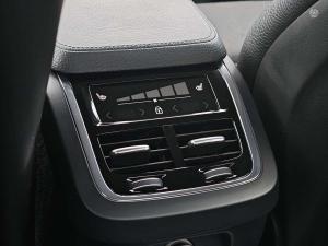 Blue Volvo S90 2019 in Vilnius, with an engine capacity of 1.97 L and mileage of 93 thousand km for 19200 €, photo 18 on AUTOMOTO.COM.LV