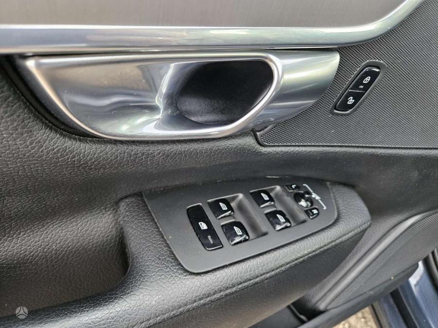 Синий Вольво С90 2019 в Каунас, объемом двигателя 1.97 л и пробегом 220 тыс. км за 8500 €, фото 10 на AUTOMOTO.COM.LV