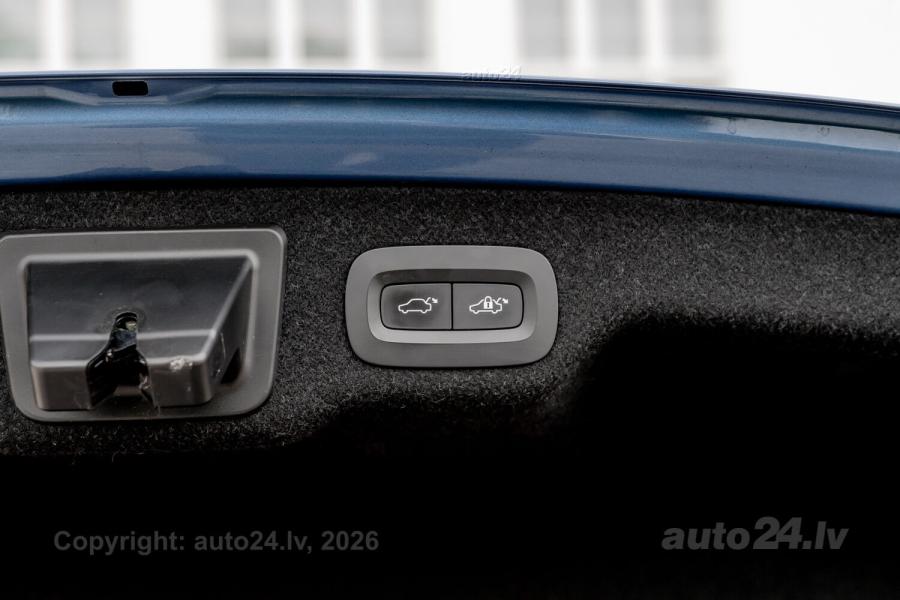 Zils Volvo S90 2020 Pērnava, ar dzinēja tilpumu 2.00 L un nobraukumu 113 tūkst. km par 27990 €, foto 24 vietnē AUTOMOTO.COM.LV