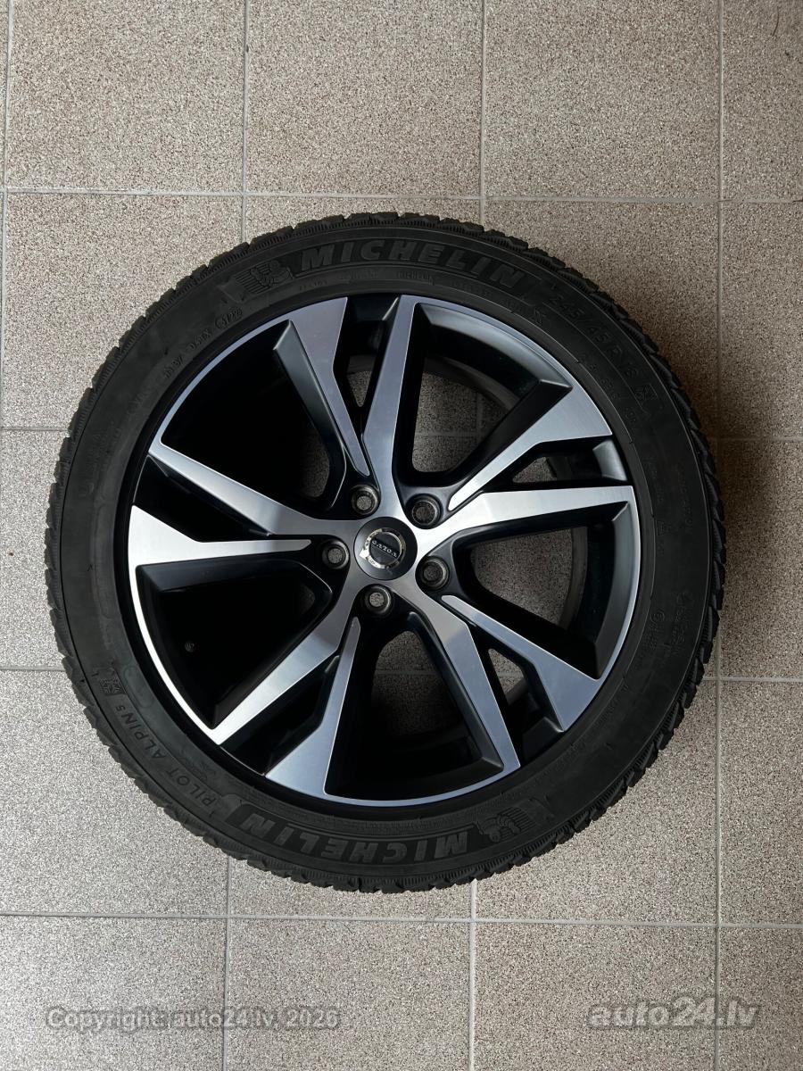 Zils Volvo S90 2020 Pērnava, ar dzinēja tilpumu 2.00 L un nobraukumu 113 tūkst. km par 27990 €, foto 26 vietnē AUTOMOTO.COM.LV