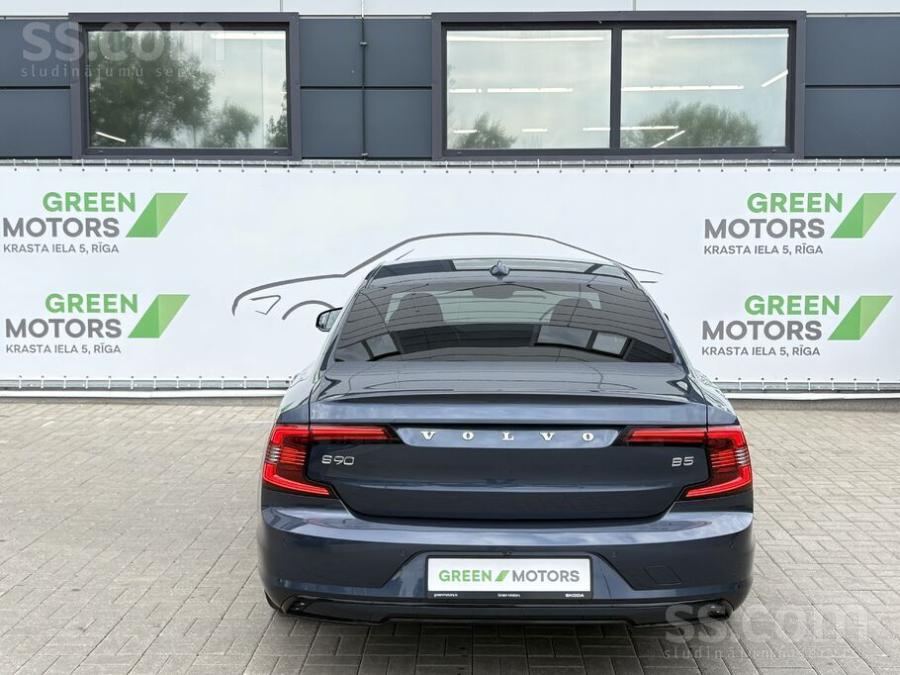 Blue Volvo S90 2021 in Riga, with an engine capacity of 2.00 L and mileage of 134 thousand km for 22500 €, photo 9 on AUTOMOTO.COM.LV