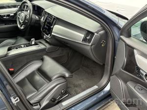 Blue Volvo S90 2021 in Riga, with an engine capacity of 2.00 L and mileage of 134 thousand km for 22500 €, photo 14 on AUTOMOTO.COM.LV