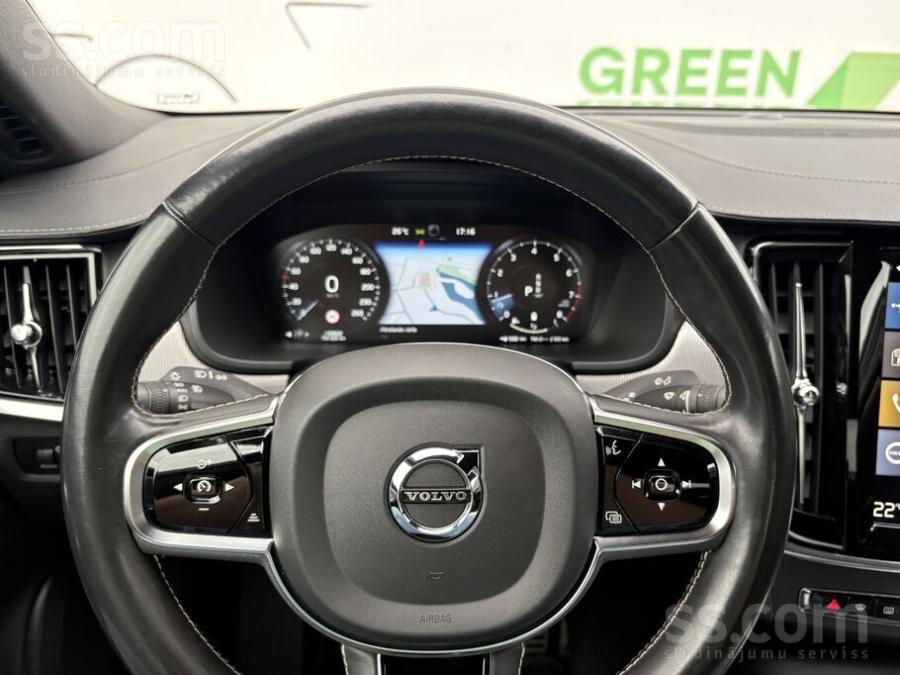 Blue Volvo S90 2021 in Riga, with an engine capacity of 2.00 L and mileage of 134 thousand km for 22500 €, photo 16 on AUTOMOTO.COM.LV