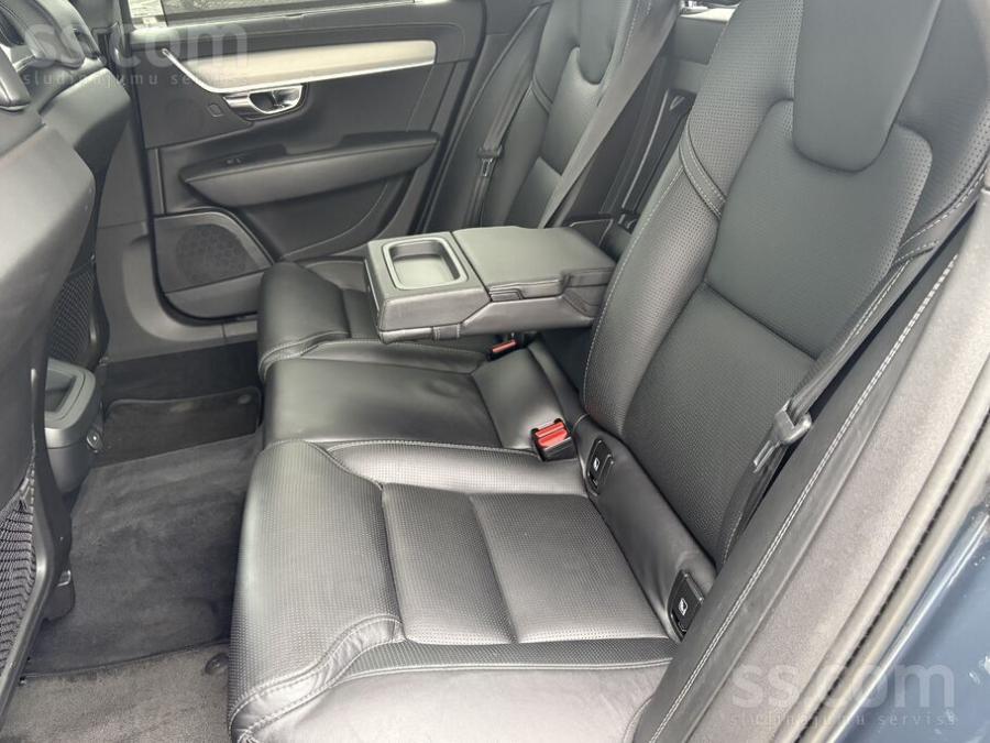 Blue Volvo S90 2021 in Riga, with an engine capacity of 2.00 L and mileage of 134 thousand km for 22500 €, photo 22 on AUTOMOTO.COM.LV