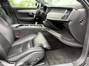 Blue Volvo S90 2021 in Riga, with an engine capacity of 2.00 L and mileage of 134 thousand km for 22500 €, photo 24 on AUTOMOTO.COM.LV