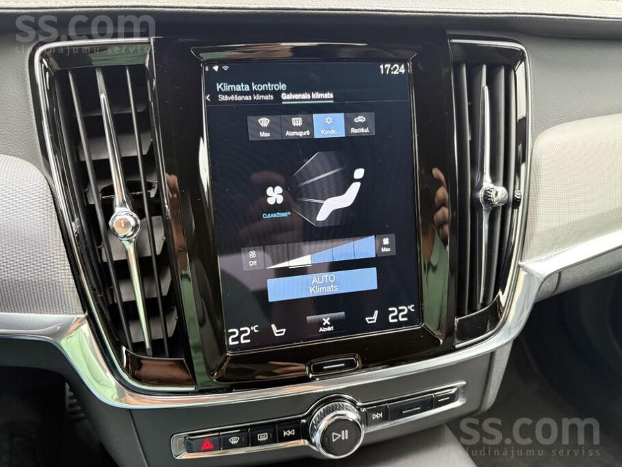 Blue Volvo S90 2021 in Riga, with an engine capacity of 2.00 L and mileage of 134 thousand km for 22500 €, photo 27 on AUTOMOTO.COM.LV
