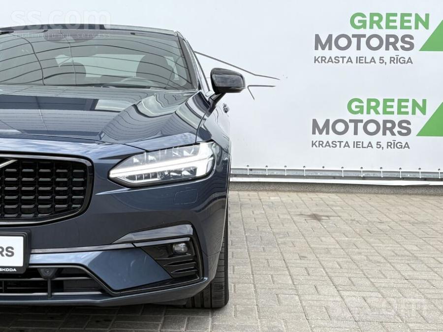 Blue Volvo S90 2021 in Riga, with an engine capacity of 2.00 L and mileage of 134 thousand km for 22500 €, photo 35 on AUTOMOTO.COM.LV