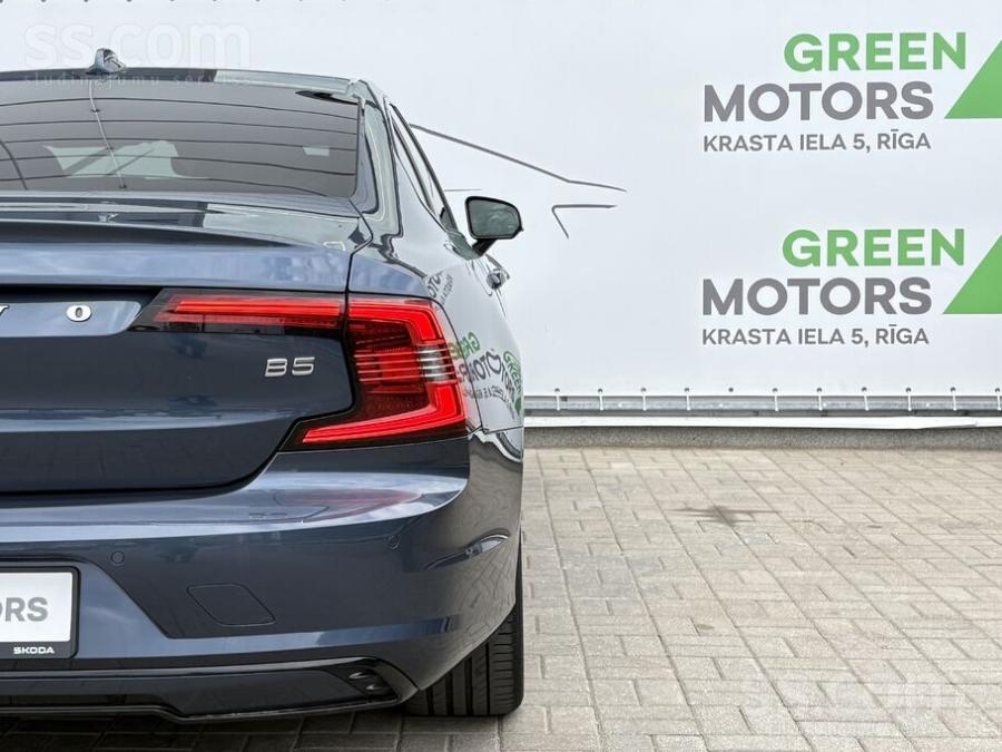 Blue Volvo S90 2021 in Riga, with an engine capacity of 2.00 L and mileage of 134 thousand km for 22500 €, photo 36 on AUTOMOTO.COM.LV