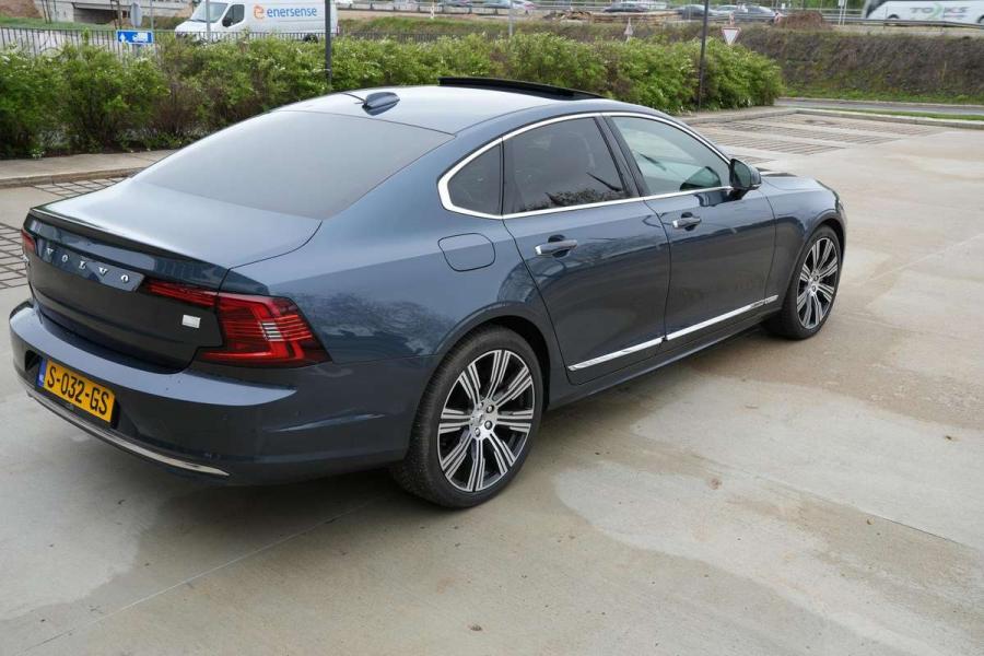 Zils Volvo S90 2023 Viļņa, ar dzinēja tilpumu 2.00 L un nobraukumu 41 tūkst. km par 37490 €, foto 5 vietnē AUTOMOTO.COM.LV