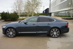 Zils Volvo S90 2023 Viļņa, ar dzinēja tilpumu 2.00 L un nobraukumu 41 tūkst. km par 37490 €, foto 9 vietnē AUTOMOTO.COM.LV