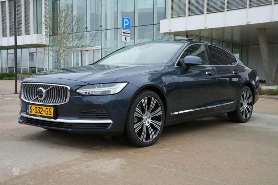 Zils Volvo S90 2023 Viļņa, ar dzinēja tilpumu 2.00 L un nobraukumu 41 tūkst. km par 37490 €, foto 12 vietnē AUTOMOTO.COM.LV