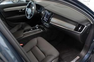 Zils Volvo S90 2024 Viļņa, ar dzinēja tilpumu 1.97 L un nobraukumu 21 tūkst. km par 38900 €, foto 23 vietnē AUTOMOTO.COM.LV