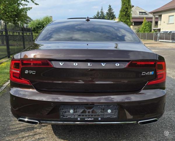 Brown Volvo S90 2018 in Kaunas, with an engine capacity of 1.97 L and mileage of 226 thousand km for 16999 €, photo 5 on AUTOMOTO.COM.LV