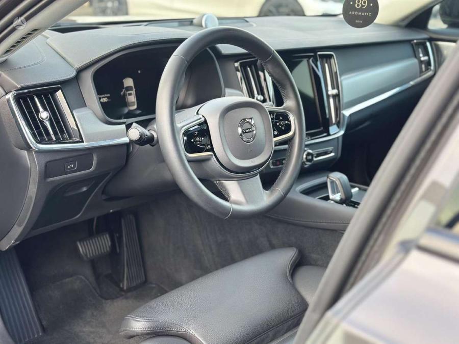Brūns Volvo S90 2023 Telšiai, ar dzinēja tilpumu 1.97 L un nobraukumu 54 tūkst. km par 39500 €, foto 13 vietnē AUTOMOTO.COM.LV