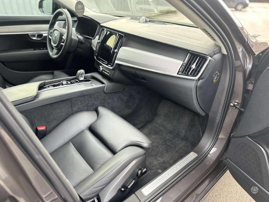 Brūns Volvo S90 2023 Telšiai, ar dzinēja tilpumu 1.97 L un nobraukumu 54 tūkst. km par 39500 €, foto 17 vietnē AUTOMOTO.COM.LV