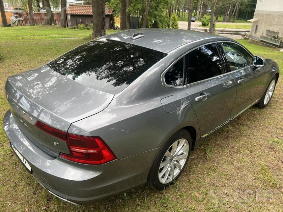 Grey Volvo S90 2016 in Riga, with an engine capacity of 2.00 L and mileage of 229 thousand km for 16680 €, photo 3 on AUTOMOTO.COM.LV