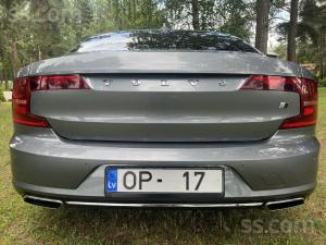 Grey Volvo S90 2016 in Riga, with an engine capacity of 2.00 L and mileage of 229 thousand km for 16680 €, photo 8 on AUTOMOTO.COM.LV