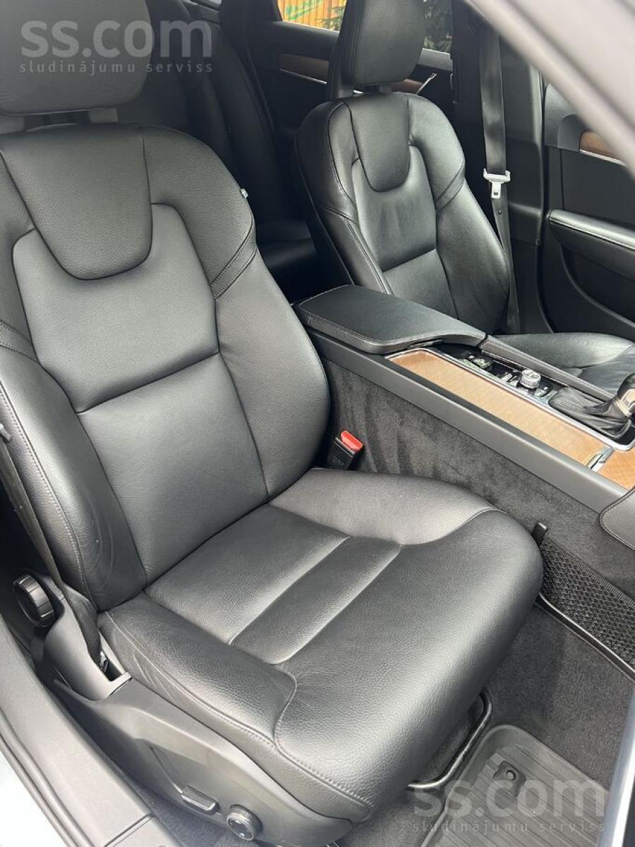 Grey Volvo S90 2016 in Riga, with an engine capacity of 2.00 L and mileage of 229 thousand km for 16680 €, photo 18 on AUTOMOTO.COM.LV