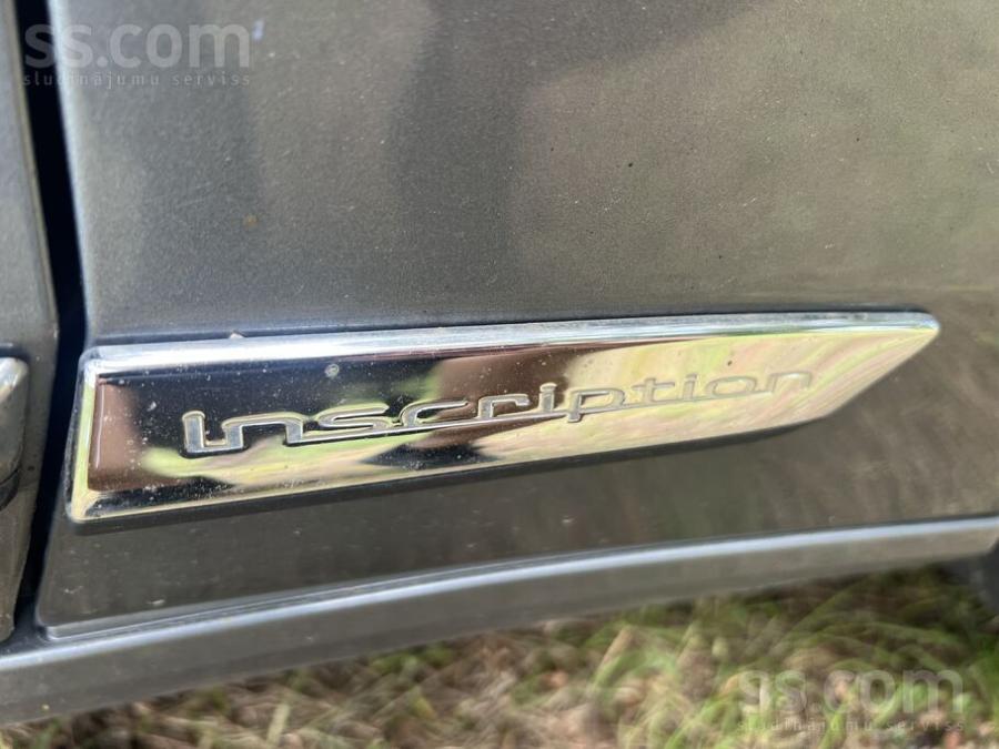 Grey Volvo S90 2016 in Riga, with an engine capacity of 2.00 L and mileage of 229 thousand km for 16680 €, photo 11 on AUTOMOTO.COM.LV