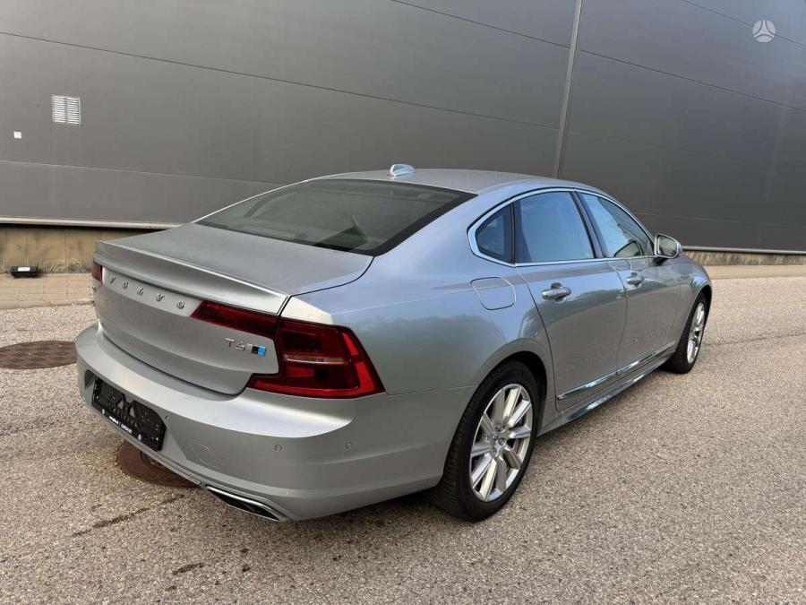 Pelēks Volvo S90 2016 Alīta, ar dzinēja tilpumu 2.00 L un nobraukumu 268 tūkst. km par 14950 €, foto 5 vietnē AUTOMOTO.COM.LV