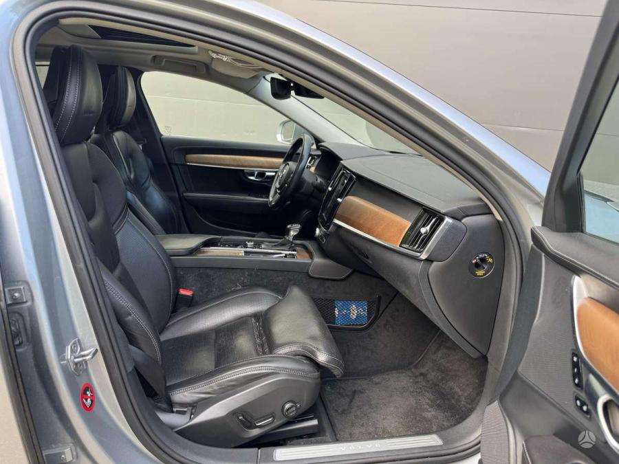 Pelēks Volvo S90 2016 Alīta, ar dzinēja tilpumu 2.00 L un nobraukumu 268 tūkst. km par 14950 €, foto 9 vietnē AUTOMOTO.COM.LV