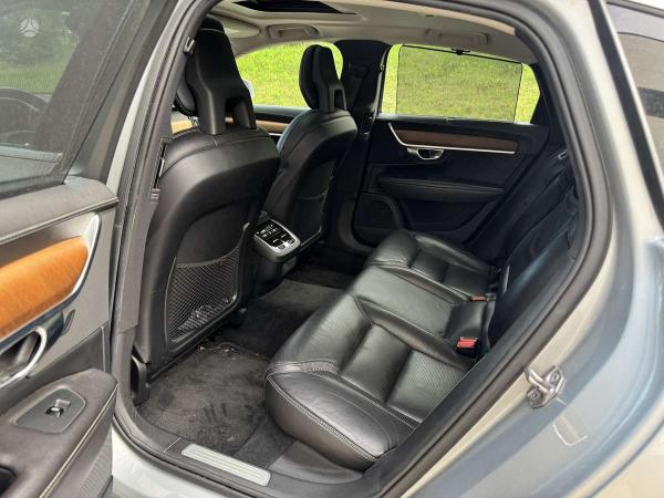 Grey Volvo S90 2016 in Alytus, with an engine capacity of 2.00 L and mileage of 268 thousand km for 14950 €, photo 10 on AUTOMOTO.COM.LV