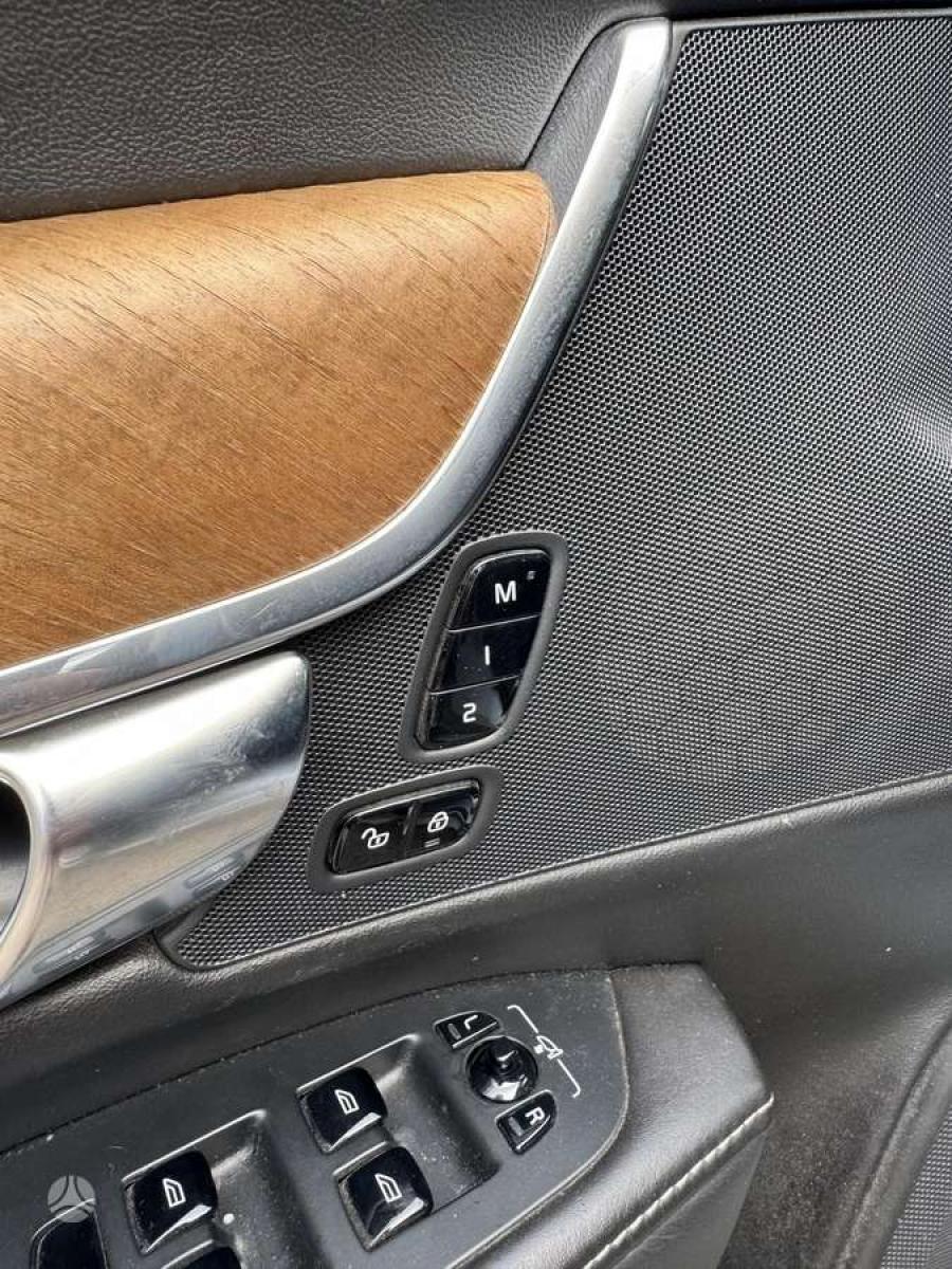 Pelēks Volvo S90 2016 Alīta, ar dzinēja tilpumu 2.00 L un nobraukumu 268 tūkst. km par 14950 €, foto 22 vietnē AUTOMOTO.COM.LV