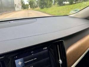 Pelēks Volvo S90 2016 Alīta, ar dzinēja tilpumu 2.00 L un nobraukumu 268 tūkst. km par 14950 €, foto 26 vietnē AUTOMOTO.COM.LV