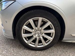 Pelēks Volvo S90 2016 Alīta, ar dzinēja tilpumu 2.00 L un nobraukumu 268 tūkst. km par 14950 €, foto 33 vietnē AUTOMOTO.COM.LV