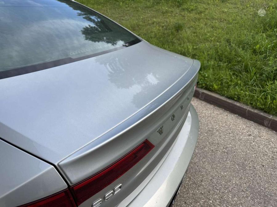 Pelēks Volvo S90 2016 Alīta, ar dzinēja tilpumu 2.00 L un nobraukumu 268 tūkst. km par 14950 €, foto 41 vietnē AUTOMOTO.COM.LV