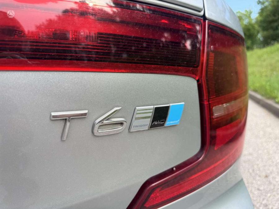 Pelēks Volvo S90 2016 Alīta, ar dzinēja tilpumu 2.00 L un nobraukumu 268 tūkst. km par 14950 €, foto 43 vietnē AUTOMOTO.COM.LV