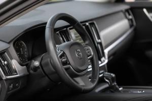 Pelēks Volvo S90 2016 Jelgava, ar dzinēja tilpumu 0.00 L un nobraukumu 0 tūkst. km par 15500 €, foto 11 vietnē AUTOMOTO.COM.LV