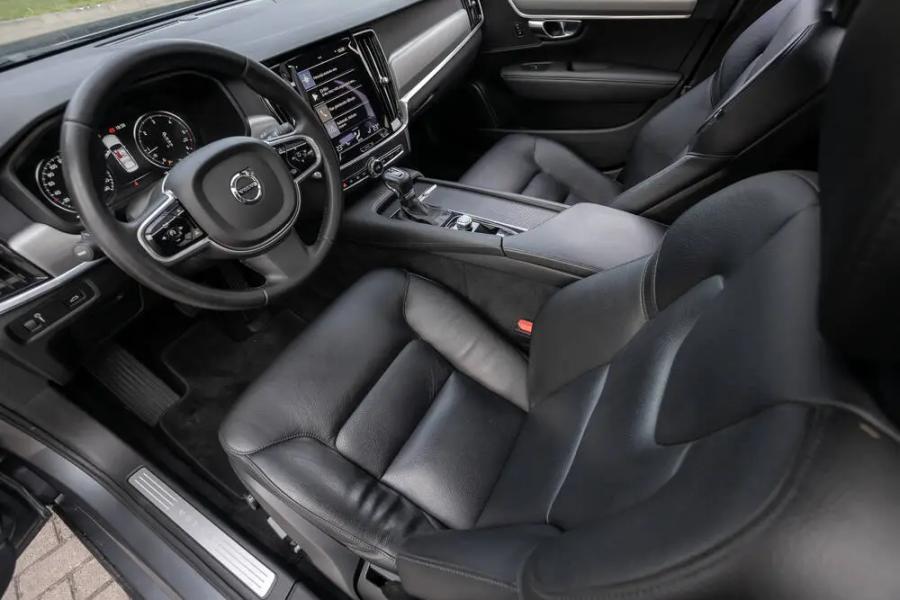 Pelēks Volvo S90 2016 Jelgava, ar dzinēja tilpumu 0.00 L un nobraukumu 0 tūkst. km par 15500 €, foto 17 vietnē AUTOMOTO.COM.LV