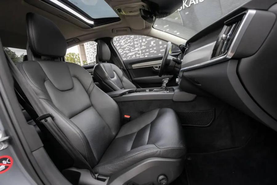 Pelēks Volvo S90 2016 Jelgava, ar dzinēja tilpumu 0.00 L un nobraukumu 0 tūkst. km par 15500 €, foto 19 vietnē AUTOMOTO.COM.LV
