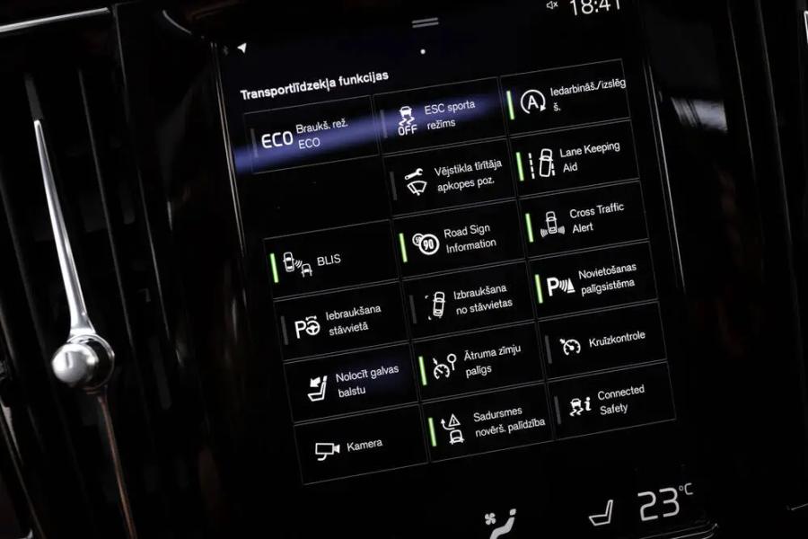 Pelēks Volvo S90 2016 Jelgava, ar dzinēja tilpumu 0.00 L un nobraukumu 0 tūkst. km par 15500 €, foto 24 vietnē AUTOMOTO.COM.LV