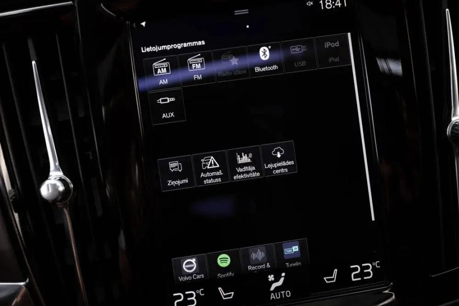 Pelēks Volvo S90 2016 Jelgava, ar dzinēja tilpumu 0.00 L un nobraukumu 0 tūkst. km par 15500 €, foto 25 vietnē AUTOMOTO.COM.LV