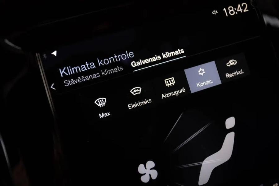 Pelēks Volvo S90 2016 Jelgava, ar dzinēja tilpumu 0.00 L un nobraukumu 0 tūkst. km par 15500 €, foto 31 vietnē AUTOMOTO.COM.LV