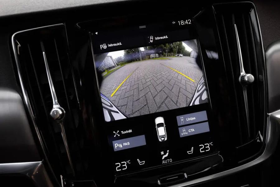 Pelēks Volvo S90 2016 Jelgava, ar dzinēja tilpumu 0.00 L un nobraukumu 0 tūkst. km par 15500 €, foto 34 vietnē AUTOMOTO.COM.LV