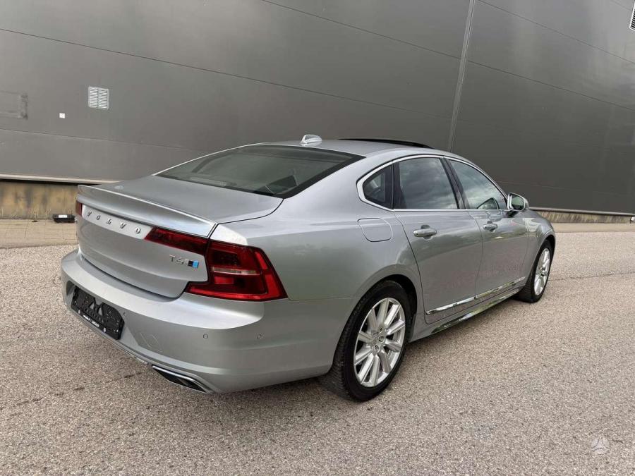 Grey Volvo S90 2016 in Alytus, with an engine capacity of 2.00 L and mileage of 268 thousand km for 15950 €, photo 5 on AUTOMOTO.COM.LV