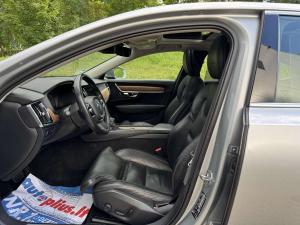 Grey Volvo S90 2016 in Alytus, with an engine capacity of 2.00 L and mileage of 268 thousand km for 15950 €, photo 7 on AUTOMOTO.COM.LV