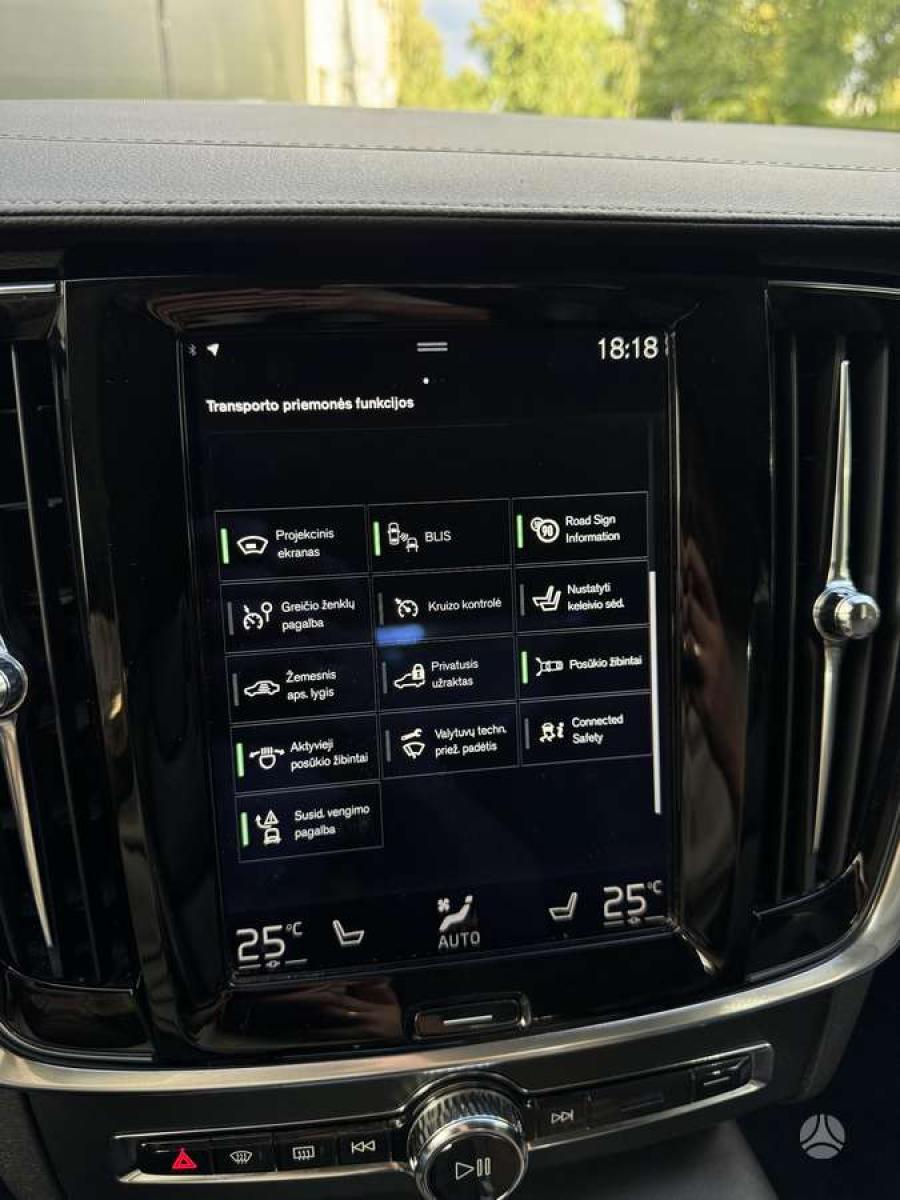 Grey Volvo S90 2016 in Alytus, with an engine capacity of 2.00 L and mileage of 268 thousand km for 15950 €, photo 15 on AUTOMOTO.COM.LV