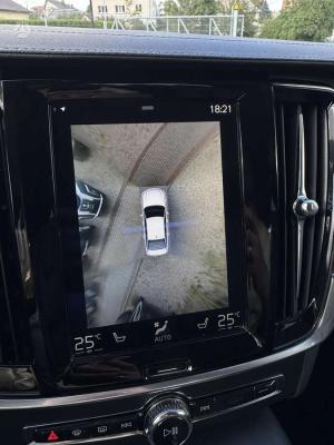 Grey Volvo S90 2016 in Alytus, with an engine capacity of 2.00 L and mileage of 268 thousand km for 15950 €, photo 17 on AUTOMOTO.COM.LV