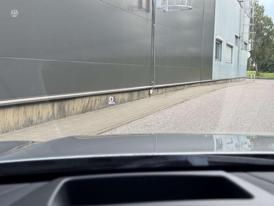 Grey Volvo S90 2016 in Alytus, with an engine capacity of 2.00 L and mileage of 268 thousand km for 15950 €, photo 34 on AUTOMOTO.COM.LV