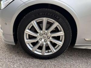Grey Volvo S90 2016 in Alytus, with an engine capacity of 2.00 L and mileage of 268 thousand km for 15950 €, photo 38 on AUTOMOTO.COM.LV