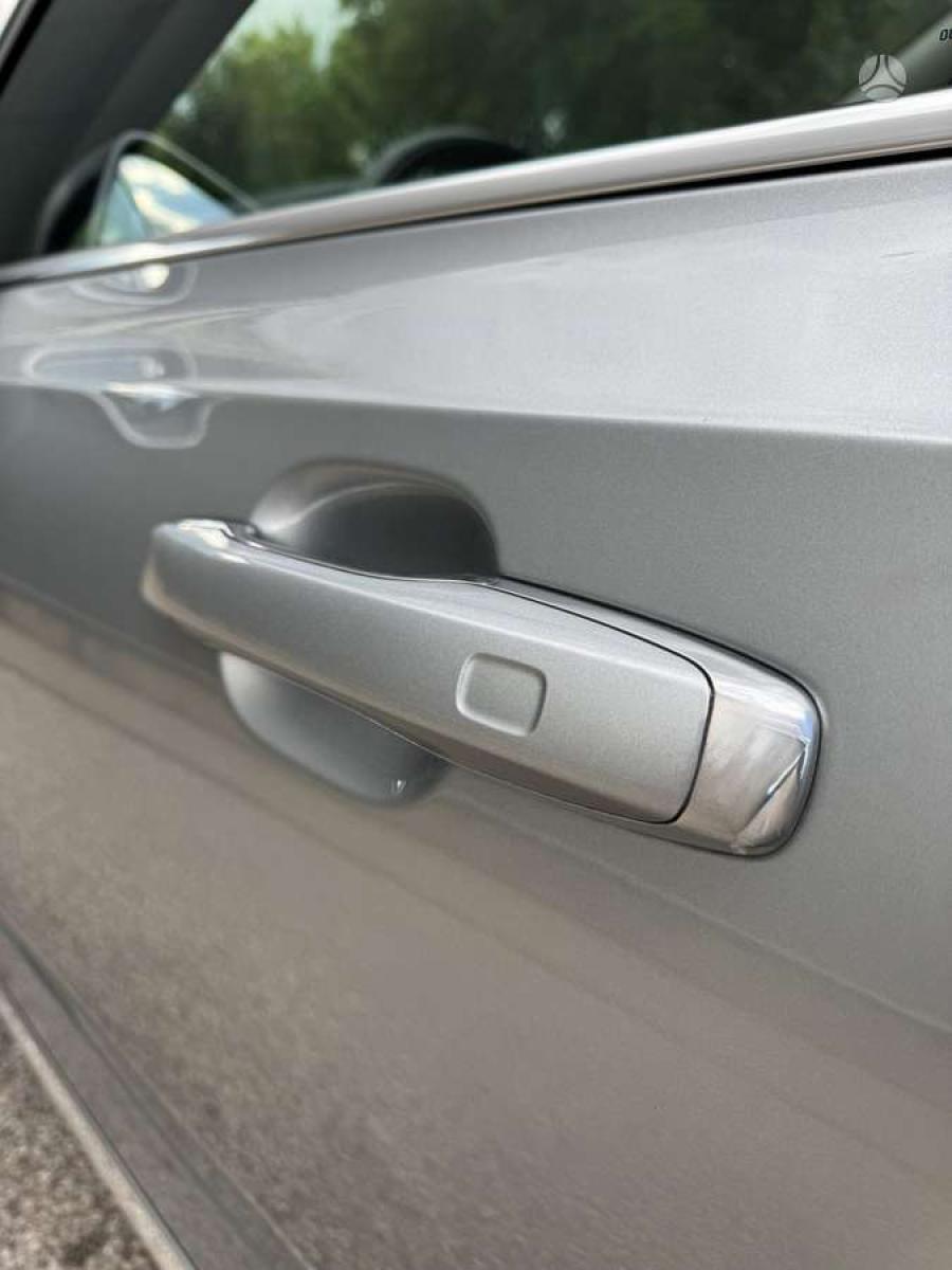 Grey Volvo S90 2016 in Alytus, with an engine capacity of 2.00 L and mileage of 268 thousand km for 15950 €, photo 39 on AUTOMOTO.COM.LV