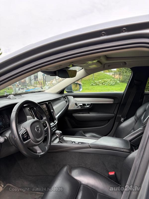 Grey Volvo S90 2016 in Tallinn, with an engine capacity of 2.00 L and mileage of 386 thousand km for 13999 €, photo 6 on AUTOMOTO.COM.LV